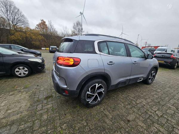 Pelēks Citroen C5 Aircross 2019 Kauņa, ar dzinēja tilpumu 1.50 L un nobraukumu 256 tūkst. km par 8750 €, foto 6 vietnē AUTOMOTO.COM.LV
