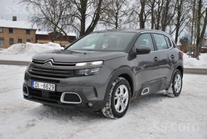 Серый Ситроен C5 Aircross 2019 в Вентспилс, объемом двигателя 1.20 л и пробегом 133 тыс. км за 11700 €, фото  на AUTOMOTO.COM.LV