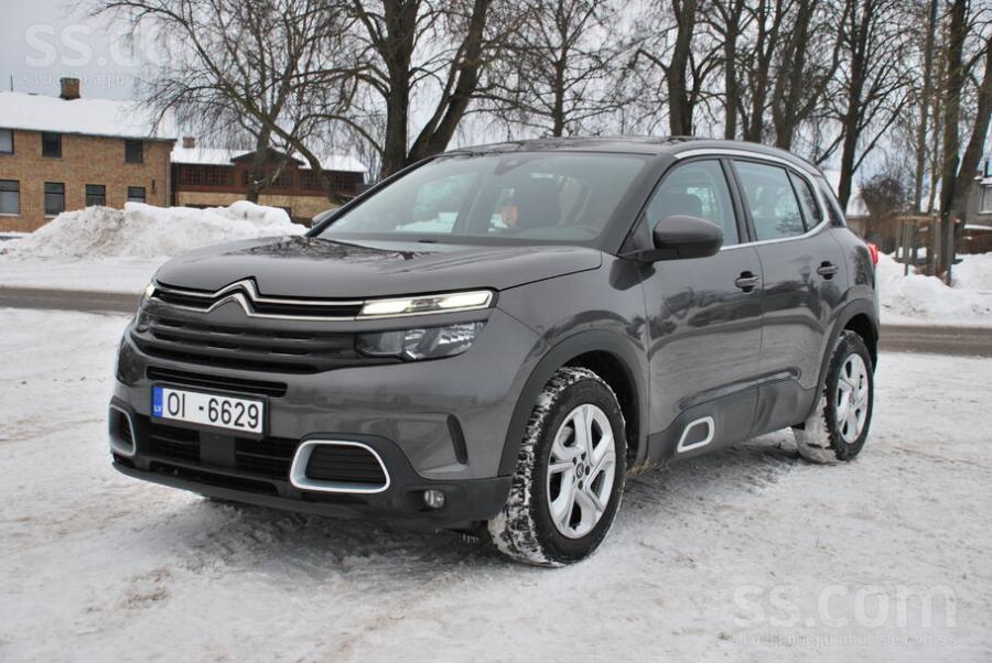 Pelēks Citroen C5 Aircross 2019 Ventspils, ar dzinēja tilpumu 1.20 L un nobraukumu 133 tūkst. km par 11700 €, foto 1 vietnē AUTOMOTO.COM.LV