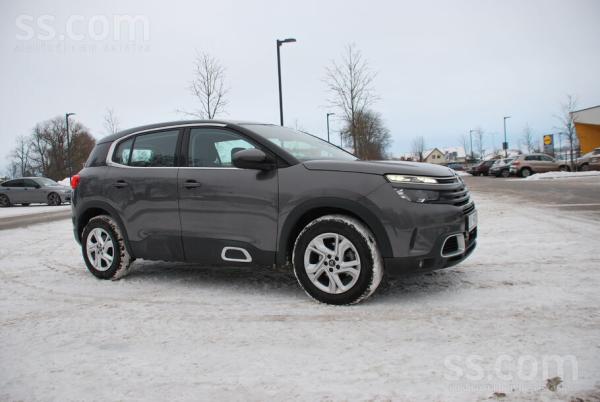 Grey Citroen C5 Aircross 2019 in Ventspils, with an engine capacity of 1.20 L and mileage of 133 thousand km for 11700 €, photo 2 on AUTOMOTO.COM.LV