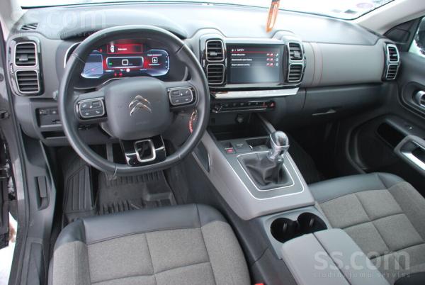 Grey Citroen C5 Aircross 2019 in Ventspils, with an engine capacity of 1.20 L and mileage of 133 thousand km for 11700 €, photo 3 on AUTOMOTO.COM.LV