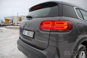 Pelēks Citroen C5 Aircross 2019 Ventspils, ar dzinēja tilpumu 1.20 L un nobraukumu 133 tūkst. km par 11700 €, foto 4 vietnē AUTOMOTO.COM.LV