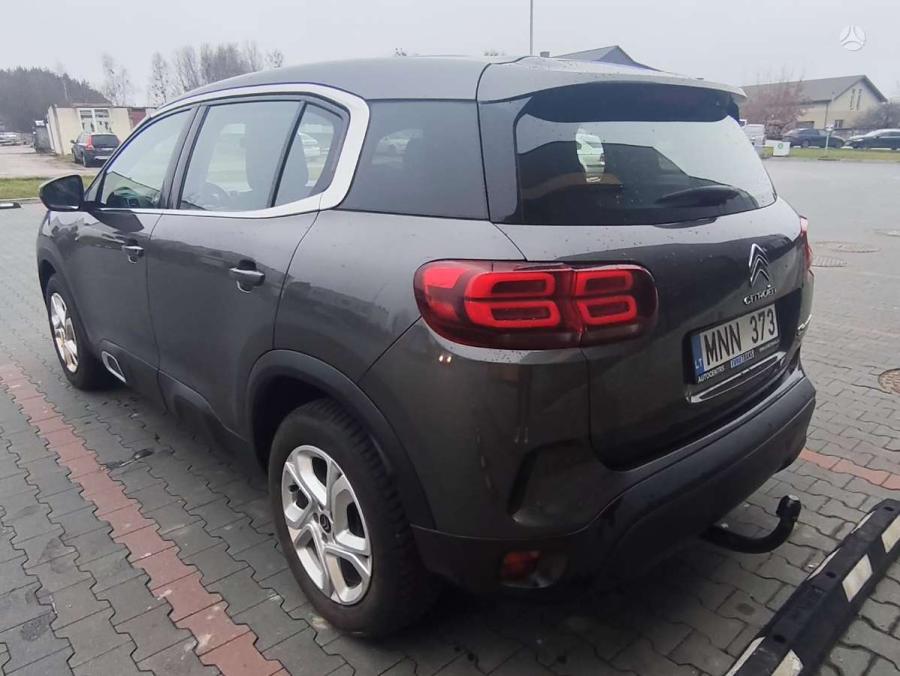 Pelēks Citroen C5 Aircross 2019 Kauņa, ar dzinēja tilpumu 1.50 L un nobraukumu 190 tūkst. km par 9600 €, foto 4 vietnē AUTOMOTO.COM.LV