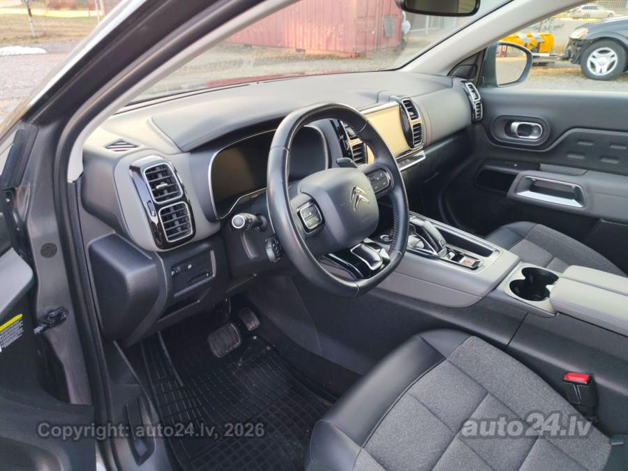 Grey Citroen C5 Aircross 2019 in Tallinn, with an engine capacity of 1.50 L and mileage of 170 thousand km for 11999 €, photo 9 on AUTOMOTO.COM.LV