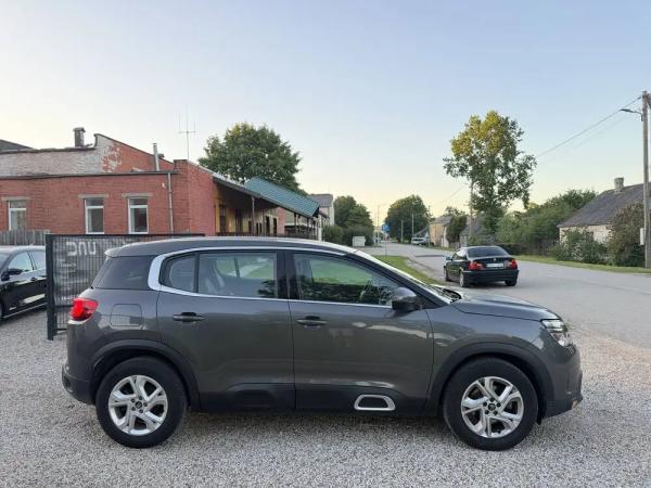 Grey Citroen C5 Aircross 2019 in Ventspils, with an engine capacity of 1.20 L and mileage of 137 thousand km for 10700 €, photo 8 on AUTOMOTO.COM.LV