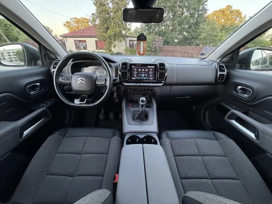 Pelēks Citroen C5 Aircross 2019 Ventspils, ar dzinēja tilpumu 1.20 L un nobraukumu 137 tūkst. km par 10700 €, foto 23 vietnē AUTOMOTO.COM.LV