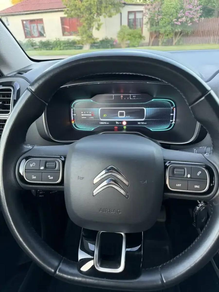 Pelēks Citroen C5 Aircross 2019 Ventspils, ar dzinēja tilpumu 1.20 L un nobraukumu 137 tūkst. km par 10700 €, foto 24 vietnē AUTOMOTO.COM.LV