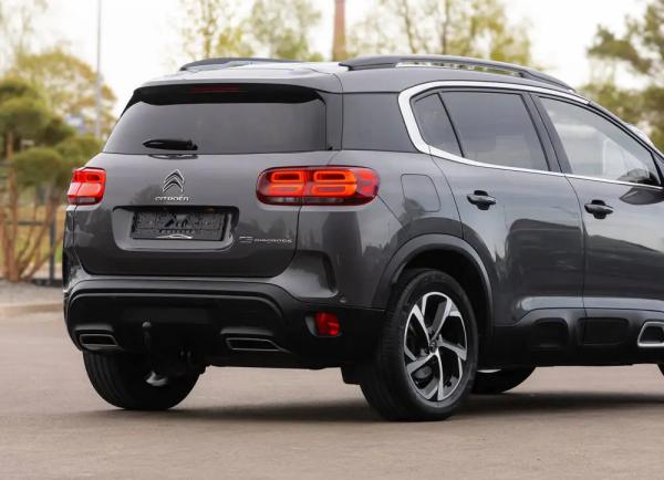 Grey Citroen C5 Aircross 2019 in Jelgava, with an engine capacity of 1.20 L and mileage of 116 thousand km for 11950 €, photo 8 on AUTOMOTO.COM.LV