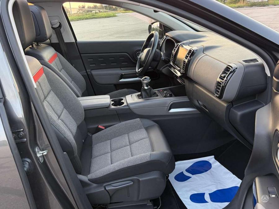 Pelēks Citroen C5 Aircross 2019 Raseiniai, ar dzinēja tilpumu 1.50 L un nobraukumu 203 tūkst. km par 10999 €, foto 30 vietnē AUTOMOTO.COM.LV