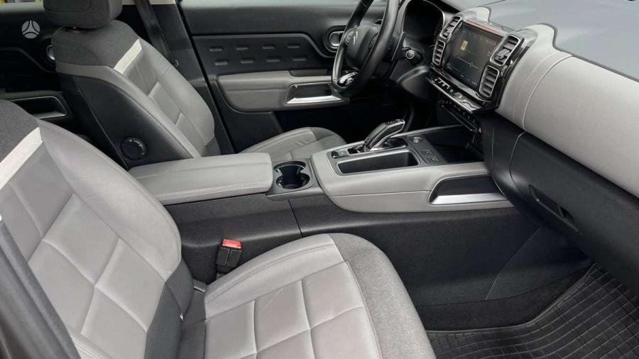 Grey Citroen C5 Aircross 2019 in Marijampole, with an engine capacity of 2.00 L and mileage of 256 thousand km for 14490 €, photo 17 on AUTOMOTO.COM.LV