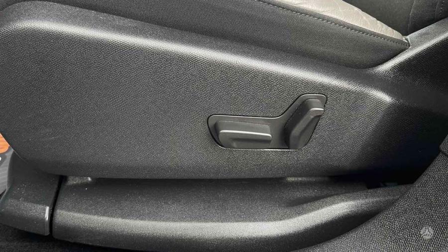 Grey Citroen C5 Aircross 2019 in Marijampole, with an engine capacity of 2.00 L and mileage of 256 thousand km for 14490 €, photo 35 on AUTOMOTO.COM.LV