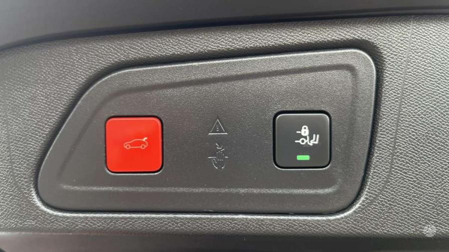 Grey Citroen C5 Aircross 2019 in Marijampole, with an engine capacity of 2.00 L and mileage of 256 thousand km for 14490 €, photo 41 on AUTOMOTO.COM.LV