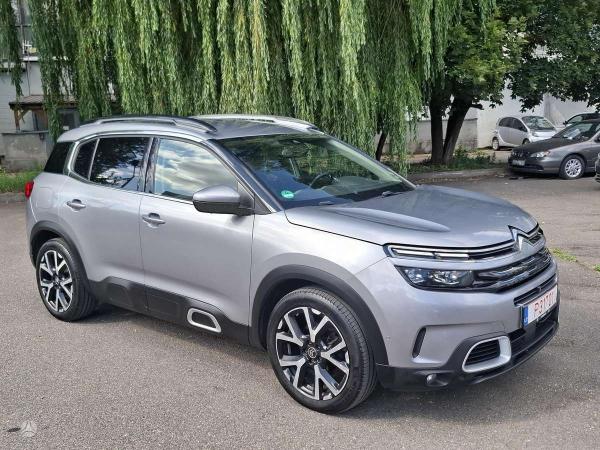 Grey Citroen C5 Aircross 2019 in Vilnius, with an engine capacity of 1.48 L and mileage of 218 thousand km for 10300 €, photo 1 on AUTOMOTO.COM.LV