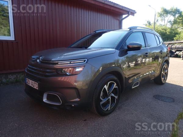 Grey Citroen C5 Aircross 2019 in Liepaja, with an engine capacity of 1.20 L and mileage of 103 thousand km for 9950 €, photo 5 on AUTOMOTO.COM.LV