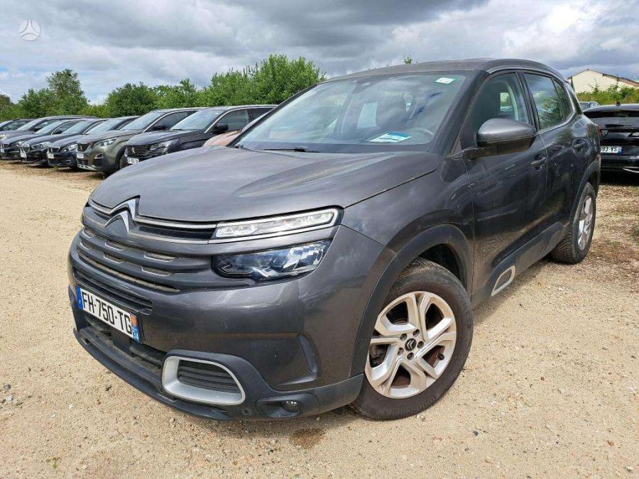 Pelēks Citroen C5 Aircross 2019 Viļņa, ar dzinēja tilpumu 1.20 L un nobraukumu 91 tūkst. km par 10400 €, foto 1 vietnē AUTOMOTO.COM.LV
