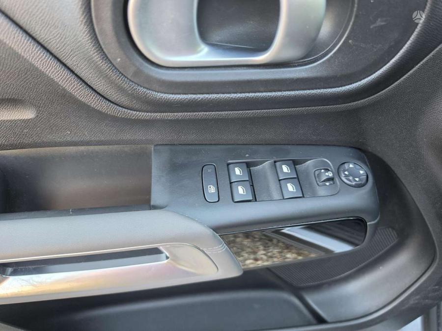 Pelēks Citroen C5 Aircross 2019 Tauragė, ar dzinēja tilpumu 1.20 L un nobraukumu 142 tūkst. km par 9200 €, foto 19 vietnē AUTOMOTO.COM.LV