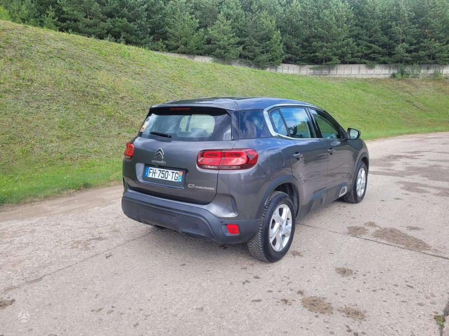 Pelēks Citroen C5 Aircross 2019 Viļņa, ar dzinēja tilpumu 1.20 L un nobraukumu 91 tūkst. km par 9680 €, foto 5 vietnē AUTOMOTO.COM.LV