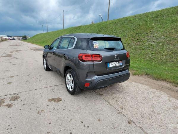 Pelēks Citroen C5 Aircross 2019 Viļņa, ar dzinēja tilpumu 1.20 L un nobraukumu 91 tūkst. km par 9680 €, foto 6 vietnē AUTOMOTO.COM.LV