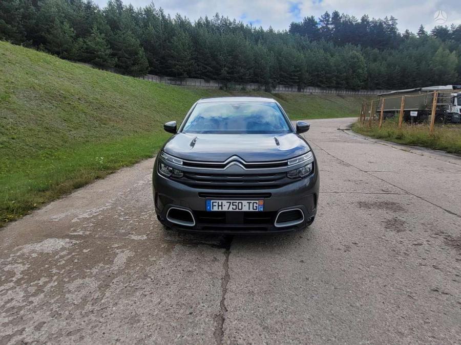 Pelēks Citroen C5 Aircross 2019 Viļņa, ar dzinēja tilpumu 1.20 L un nobraukumu 91 tūkst. km par 9680 €, foto 8 vietnē AUTOMOTO.COM.LV
