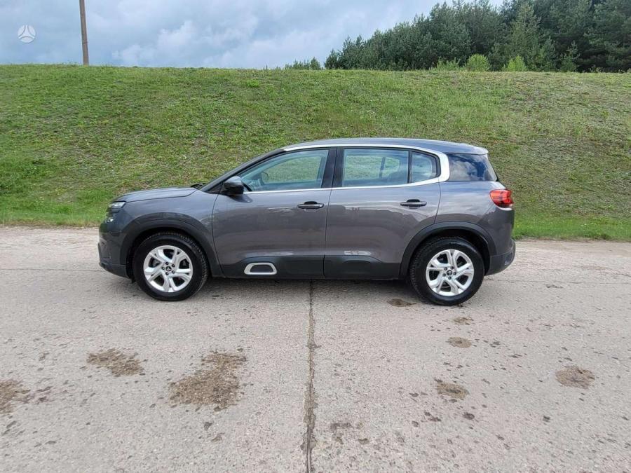 Pelēks Citroen C5 Aircross 2019 Viļņa, ar dzinēja tilpumu 1.20 L un nobraukumu 91 tūkst. km par 9680 €, foto 9 vietnē AUTOMOTO.COM.LV
