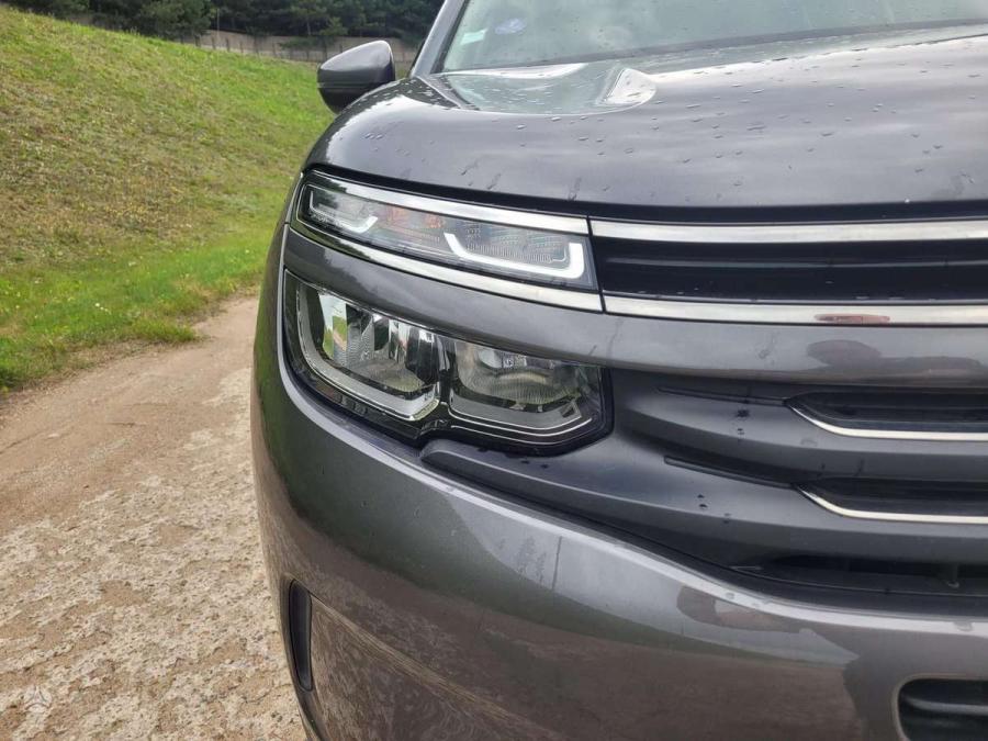 Pelēks Citroen C5 Aircross 2019 Viļņa, ar dzinēja tilpumu 1.20 L un nobraukumu 91 tūkst. km par 9680 €, foto 24 vietnē AUTOMOTO.COM.LV