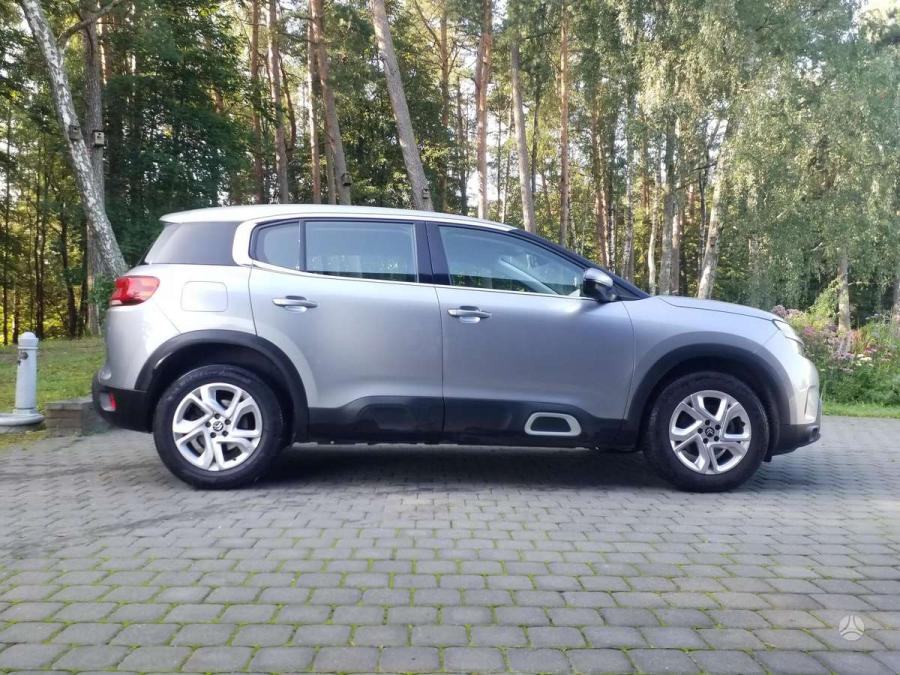 Pelēks Citroen C5 Aircross 2019 Viļņa, ar dzinēja tilpumu 1.50 L un nobraukumu 218 tūkst. km par 8800 €, foto 1 vietnē AUTOMOTO.COM.LV