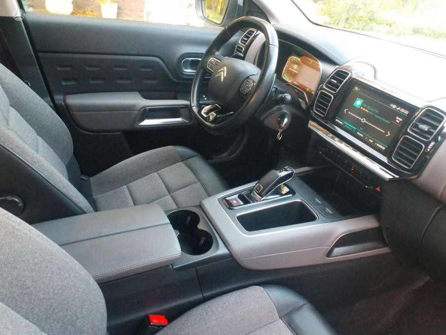 Pelēks Citroen C5 Aircross 2019 Viļņa, ar dzinēja tilpumu 1.50 L un nobraukumu 218 tūkst. km par 8800 €, foto 10 vietnē AUTOMOTO.COM.LV