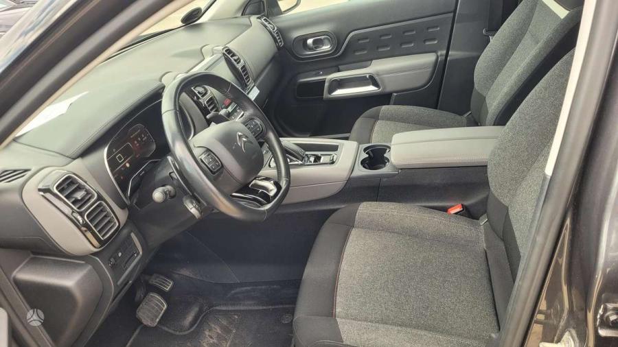 Grey Citroen C5 Aircross 2019 in Siauliai, with an engine capacity of 1.50 L and mileage of 218 thousand km for 10500 €, photo 18 on AUTOMOTO.COM.LV