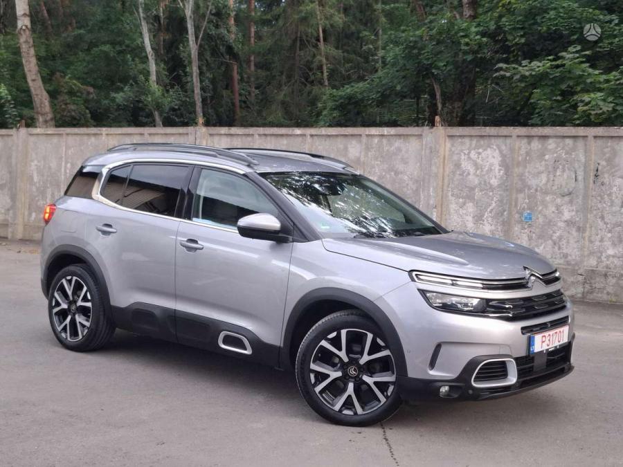 Grey Citroen C5 Aircross 2019 in Vilnius, with an engine capacity of 1.50 L and mileage of 218 thousand km for 10900 €, photo 1 on AUTOMOTO.COM.LV