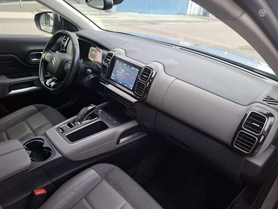 Grey Citroen C5 Aircross 2019 in Vilnius, with an engine capacity of 1.50 L and mileage of 218 thousand km for 10800 €, photo 16 on AUTOMOTO.COM.LV