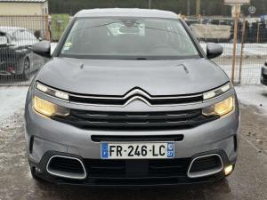 Pelēks Citroen C5 Aircross 2020 Viļņa, ar dzinēja tilpumu 1.50 L un nobraukumu 169 tūkst. km par 11494 €, foto 2 vietnē AUTOMOTO.COM.LV