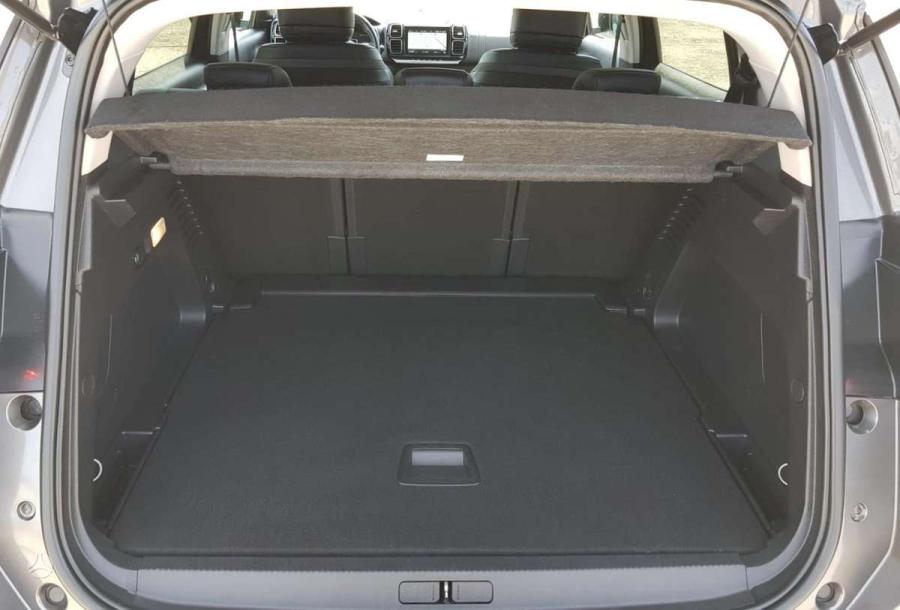 Pelēks Citroen C5 Aircross 2020 Šauļi, ar dzinēja tilpumu 1.20 L un nobraukumu 77 tūkst. km par 11200 €, foto 14 vietnē AUTOMOTO.COM.LV