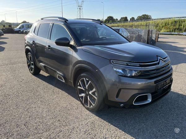 Pelēks Citroen C5 Aircross 2020 Marijampole, ar dzinēja tilpumu 1.50 L un nobraukumu 207 tūkst. km par 10800 €, foto 3 vietnē AUTOMOTO.COM.LV