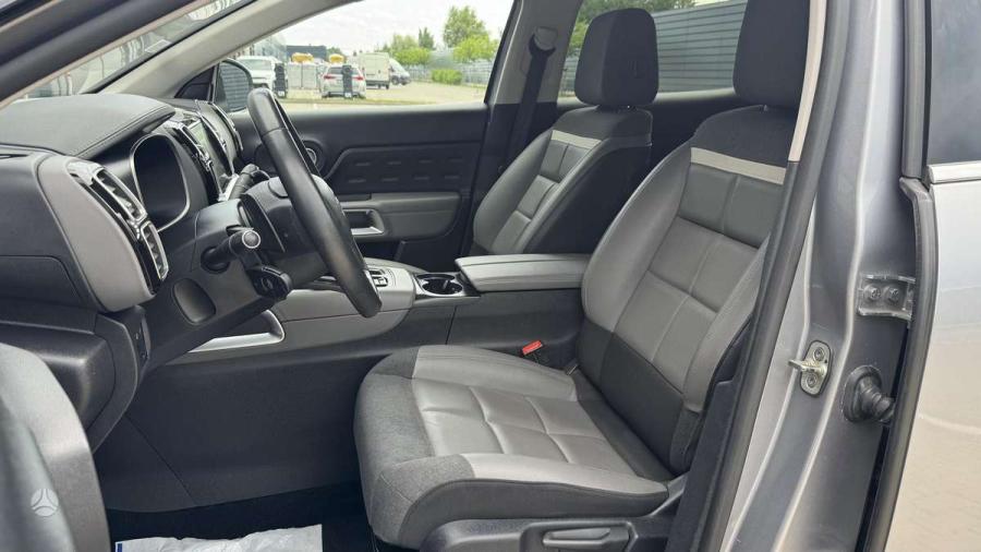 Pelēks Citroen C5 Aircross 2020 Viļņa, ar dzinēja tilpumu 1.60 L un nobraukumu 132 tūkst. km par 14490 €, foto 17 vietnē AUTOMOTO.COM.LV