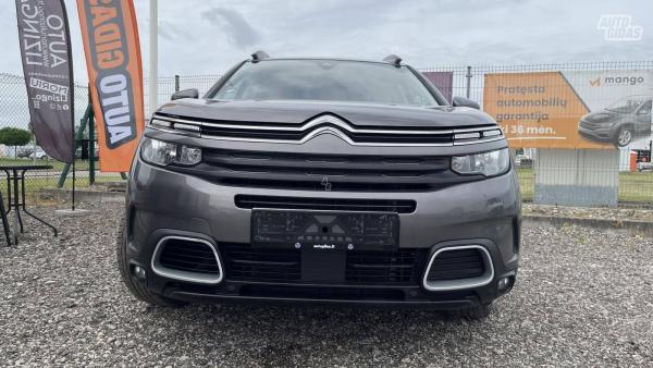 Pelēks Citroen C5 Aircross 2020 Marijampole, ar dzinēja tilpumu 1.50 L un nobraukumu 206 tūkst. km par 11390 €, foto 5 vietnē AUTOMOTO.COM.LV