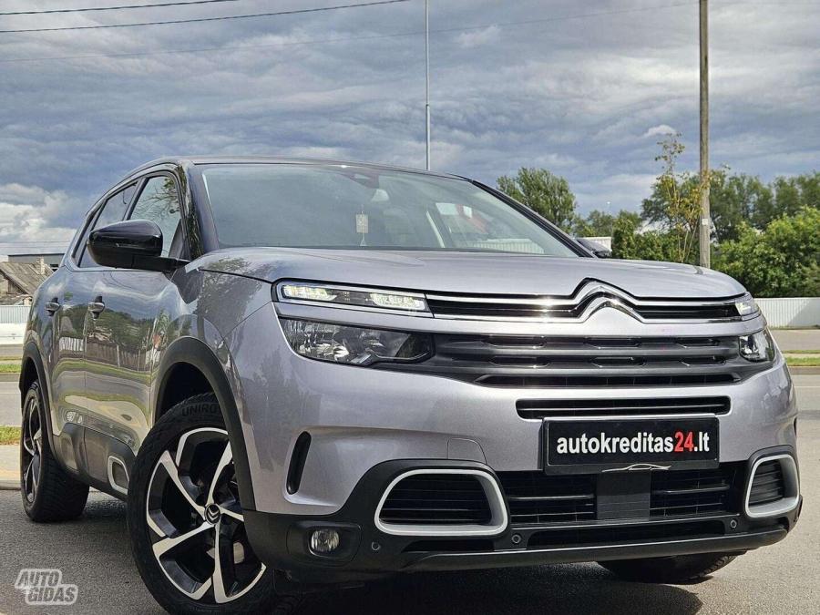 Серый Ситроен C5 Aircross 2020 в Шяуляй, объемом двигателя 1.20 л и пробегом 136 тыс. км за 11450 €, фото 1 на AUTOMOTO.COM.LV