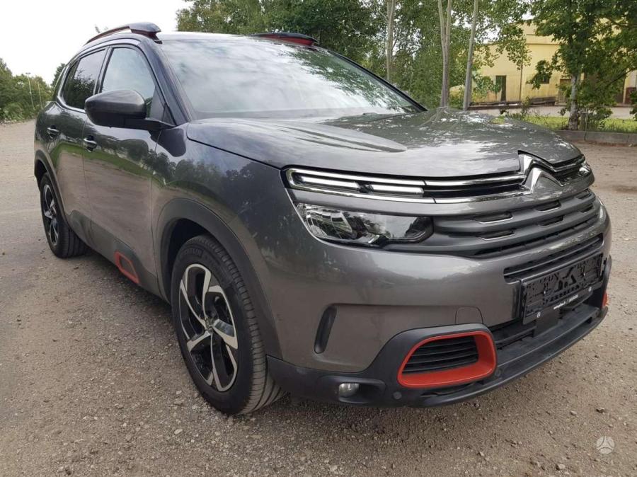 Pelēks Citroen C5 Aircross 2020 Šauļi, ar dzinēja tilpumu 1.20 L un nobraukumu 77 tūkst. km par 10900 €, foto 4 vietnē AUTOMOTO.COM.LV