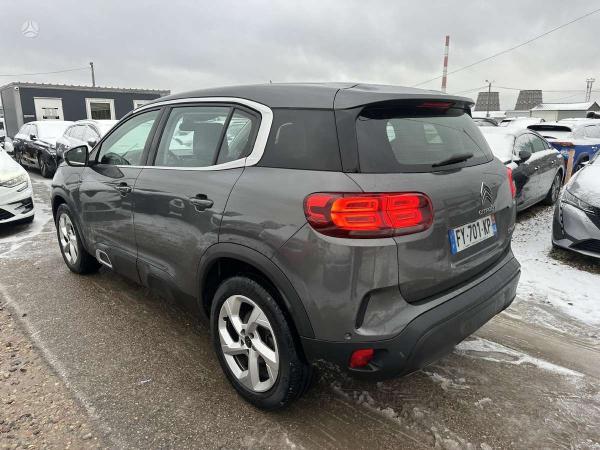 Grey Citroen C5 Aircross 2021 in Vilnius, with an engine capacity of 1.50 L and mileage of 148 thousand km for 12462 €, photo 4 on AUTOMOTO.COM.LV