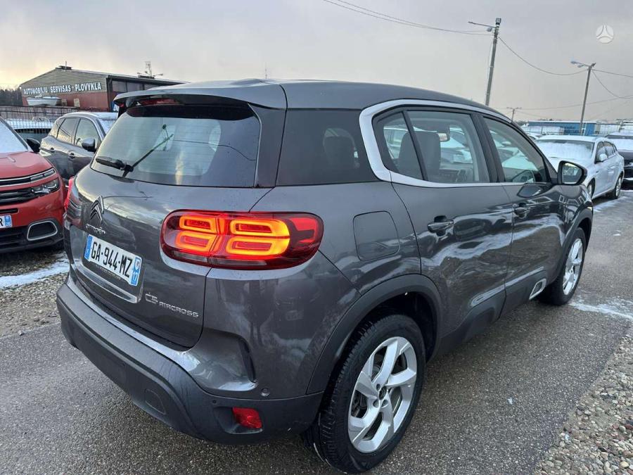 Pelēks Citroen C5 Aircross 2021 Viļņa, ar dzinēja tilpumu 1.50 L un nobraukumu 159 tūkst. km par 13067 €, foto 3 vietnē AUTOMOTO.COM.LV