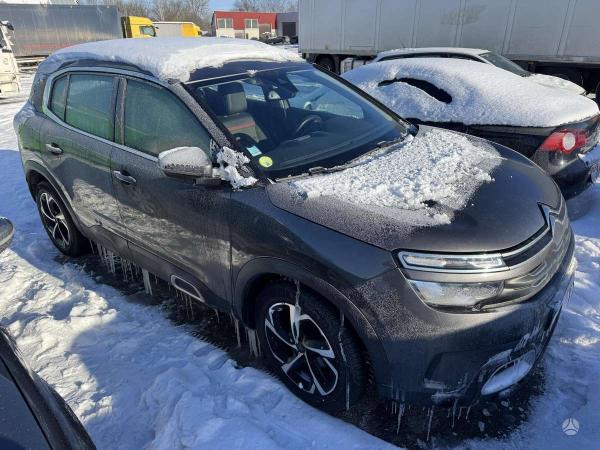 Pelēks Citroen C5 Aircross 2021 Marijampole, ar dzinēja tilpumu 1.50 L un nobraukumu 176 tūkst. km par 13292 €, foto 1 vietnē AUTOMOTO.COM.LV