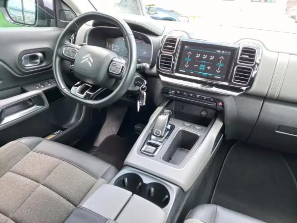 Серый Ситроен C5 Aircross 2021 в Рига, объемом двигателя 1.50 л и пробегом 140 тыс. км за 11900 €, фото 9 на AUTOMOTO.COM.LV