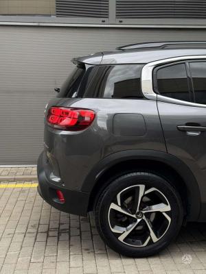 Grey Citroen C5 Aircross 2021 in Vilnius, with an engine capacity of 1.50 L and mileage of 300 thousand km for 9900 €, photo 15 on AUTOMOTO.COM.LV