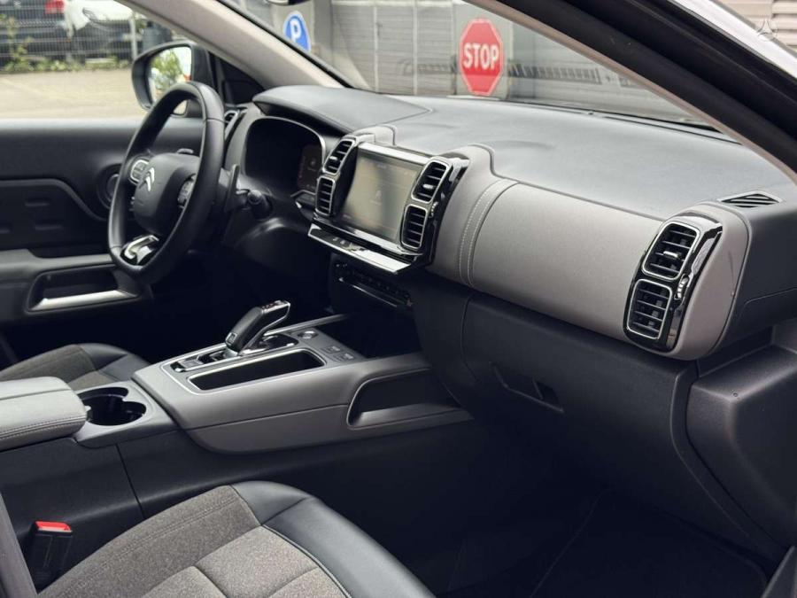 Grey Citroen C5 Aircross 2021 in Vilnius, with an engine capacity of 1.50 L and mileage of 300 thousand km for 9900 €, photo 22 on AUTOMOTO.COM.LV