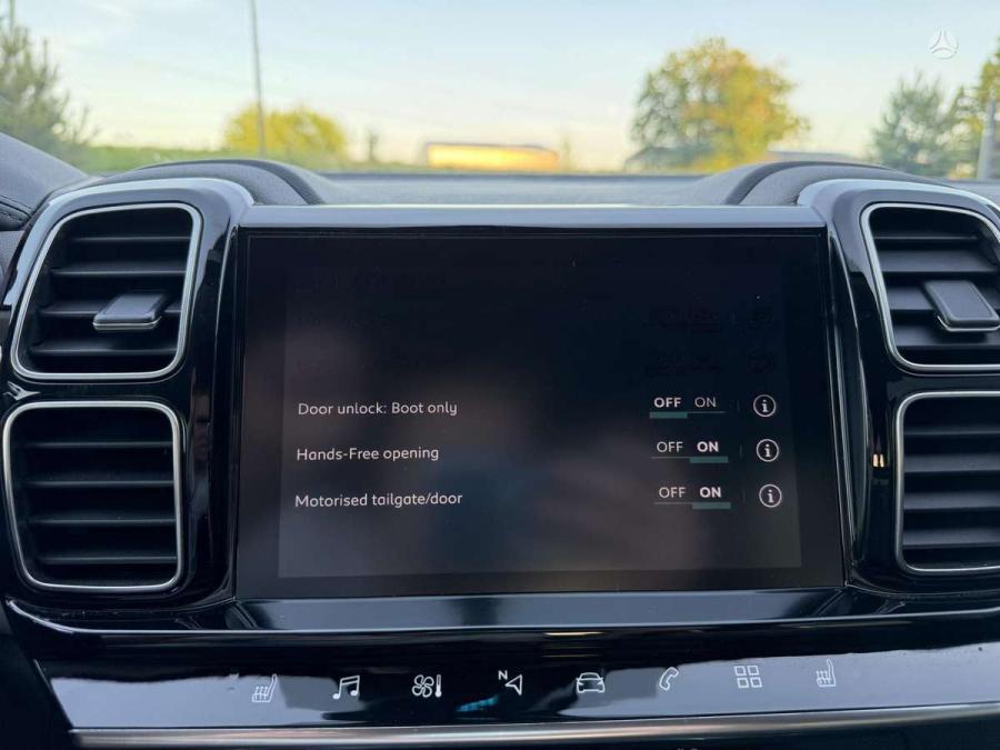 Grey Citroen C5 Aircross 2021 in Kaunas, with an engine capacity of 1.60 L and mileage of 172 thousand km for 14900 €, photo 37 on AUTOMOTO.COM.LV