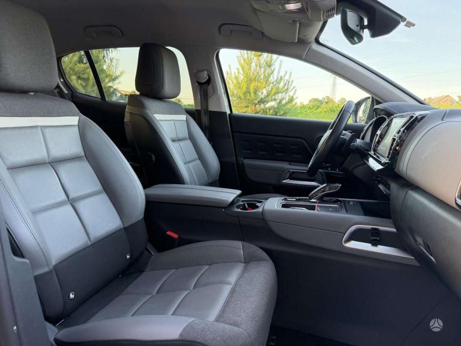 Pelēks Citroen C5 Aircross 2021 Kauņa, ar dzinēja tilpumu 1.60 L un nobraukumu 172 tūkst. km par 14900 €, foto 21 vietnē AUTOMOTO.COM.LV