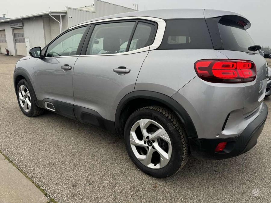 Grey Citroen C5 Aircross 2022 in Marijampole, with an engine capacity of 1.50 L and mileage of 154 thousand km for 15367 €, photo 3 on AUTOMOTO.COM.LV