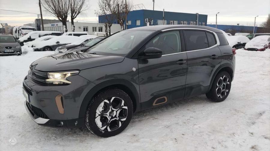Pelēks Citroen C5 Aircross 2022 Klaipėda, ar dzinēja tilpumu 1.50 L un nobraukumu 166 tūkst. km par 18380 €, foto 1 vietnē AUTOMOTO.COM.LV