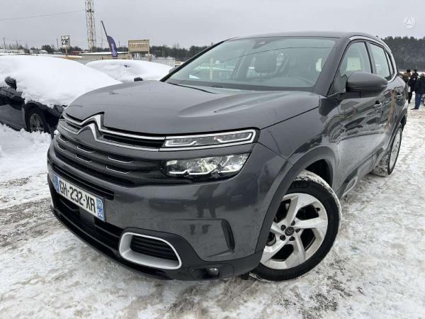 Grey Citroen C5 Aircross 2022 in Vilnius, with an engine capacity of 1.50 L and mileage of 165 thousand km for 13309 €, photo 1 on AUTOMOTO.COM.LV