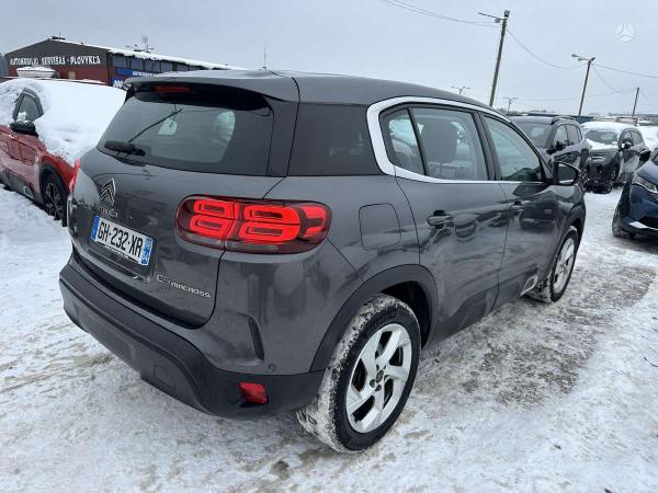 Grey Citroen C5 Aircross 2022 in Vilnius, with an engine capacity of 1.50 L and mileage of 165 thousand km for 13309 €, photo 6 on AUTOMOTO.COM.LV