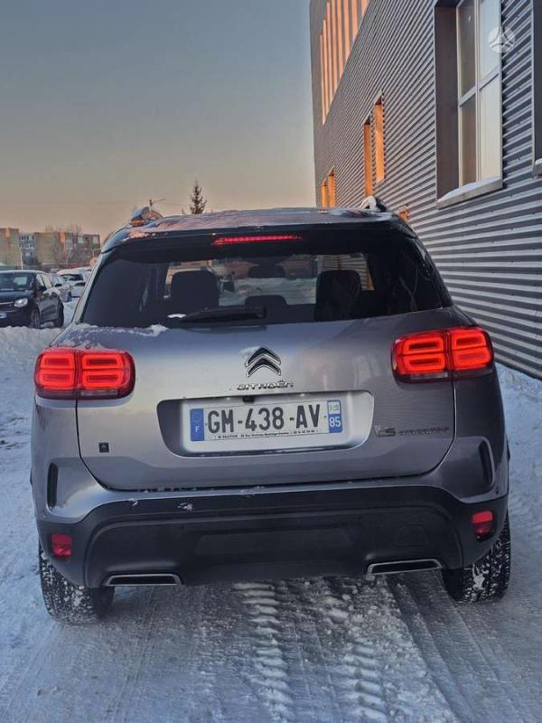 Pelēks Citroen C5 Aircross 2022 Tauragė, ar dzinēja tilpumu 1.50 L un nobraukumu 214 tūkst. km par 12400 €, foto 5 vietnē AUTOMOTO.COM.LV